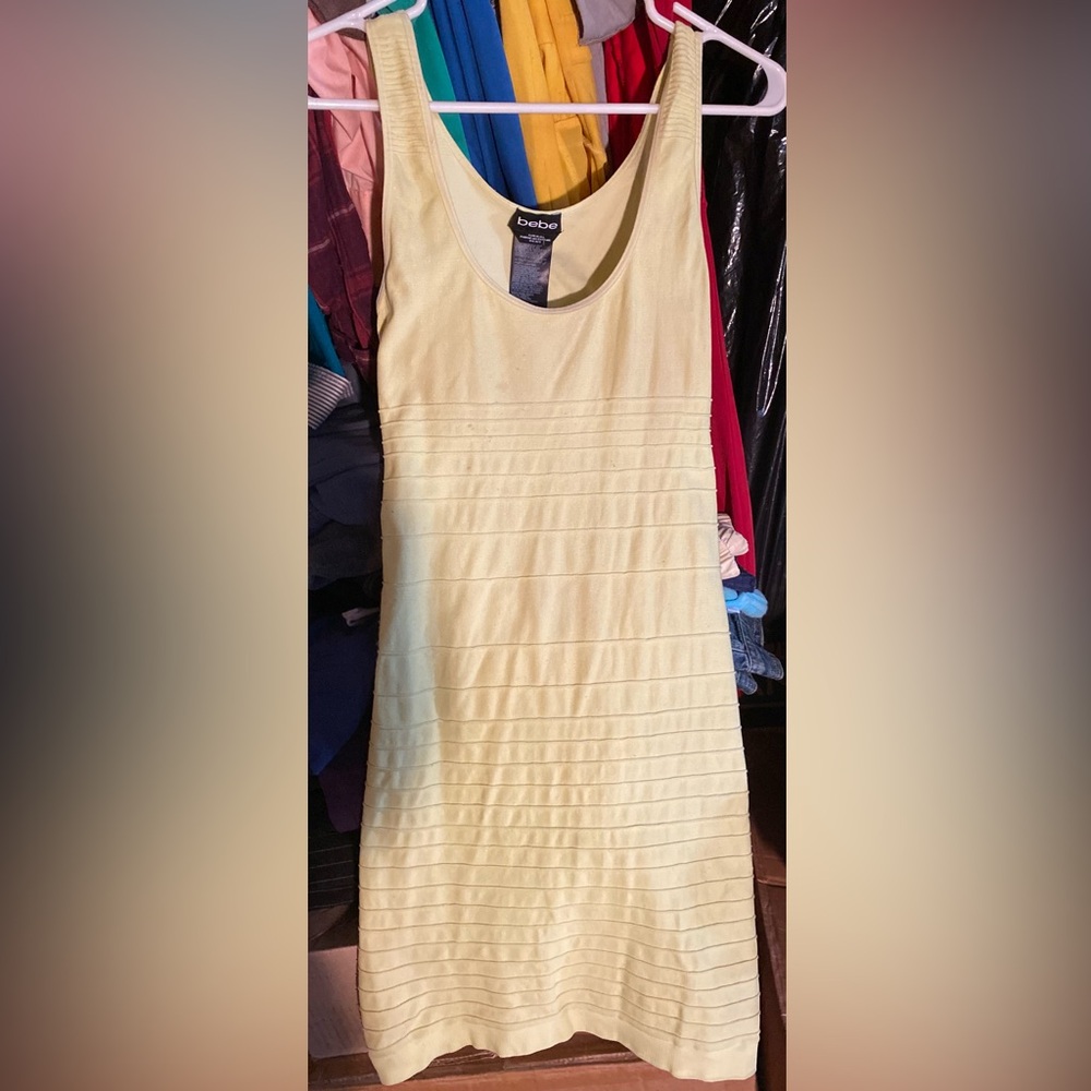 Bebe Very Light Yellow Greenish Color, Bright - Gem